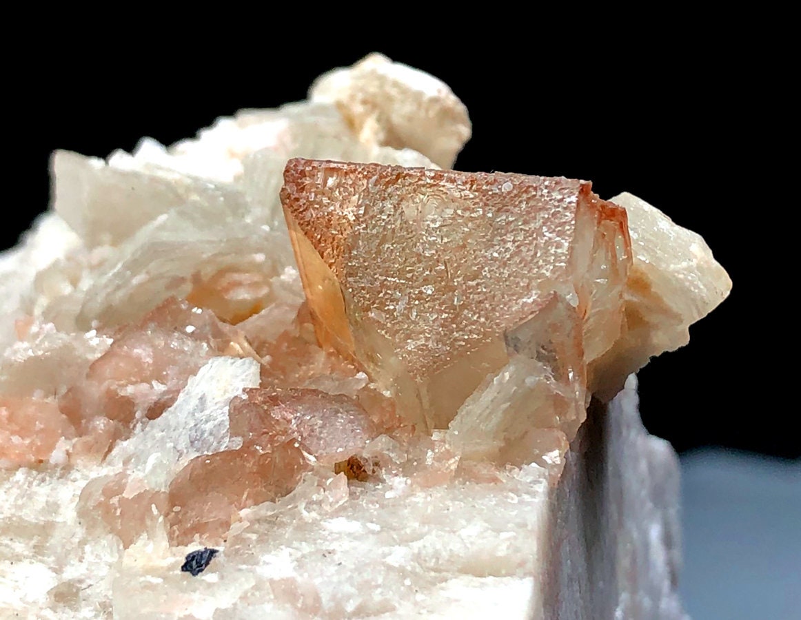 Topacio , Cristal de topacio natural en Feldspar Mineral Specimen 178 g ...