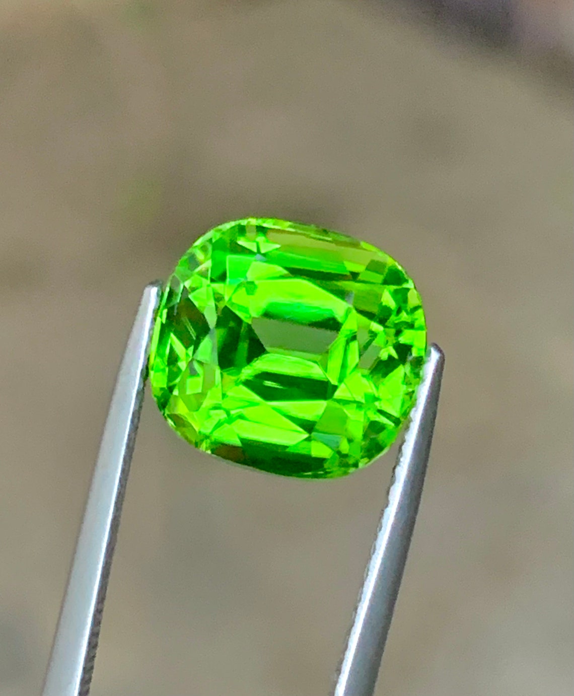 Vibrant Green Natural Peridot Gemstone, Excellent Luster Peridot Loose ...