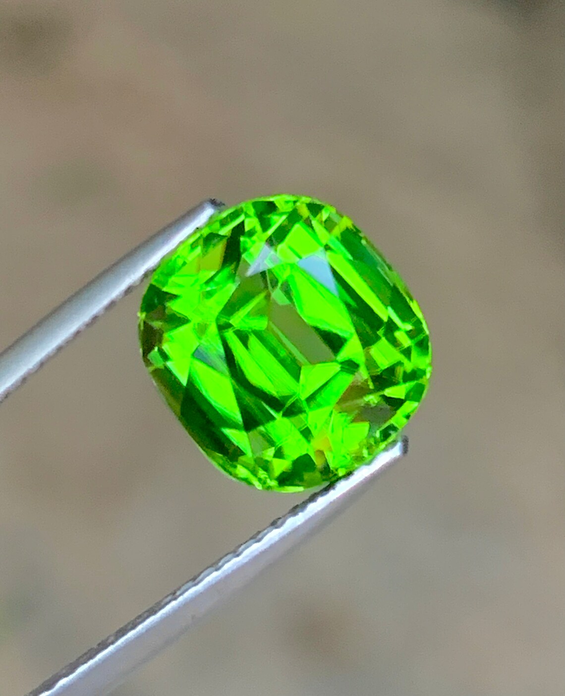 Vibrant Green Natural Peridot Gemstone, Excellent Luster Peridot Loose ...