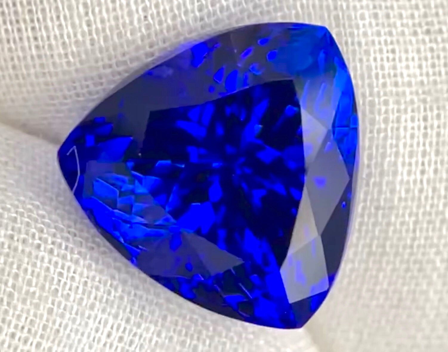 Exceptional Natural Tanzanite Gemstone, Highly Saturated World Class ...