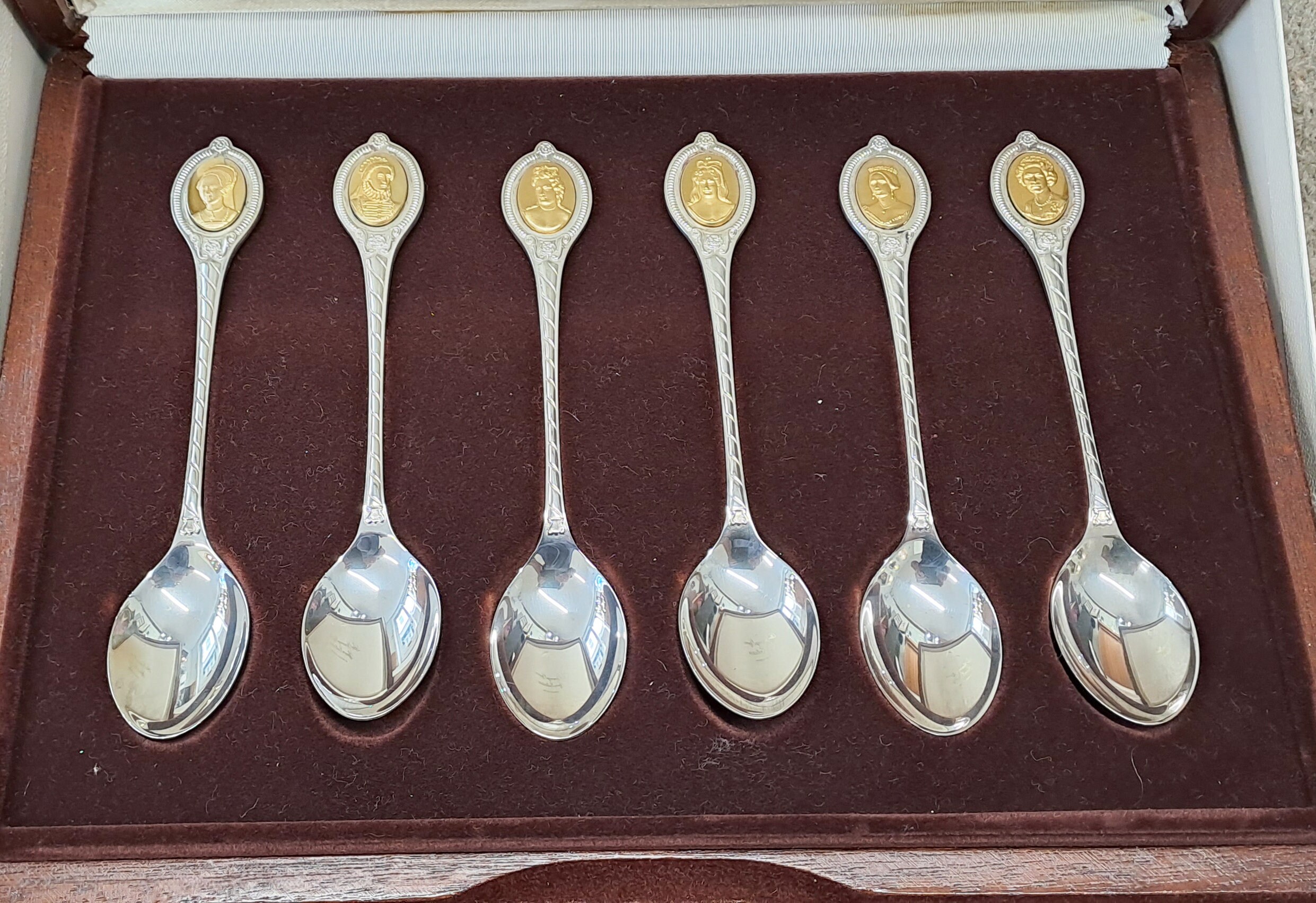 Vintage Boxed Set of the Sovereign Queens Spoons Sterling Silver & 22ct ...