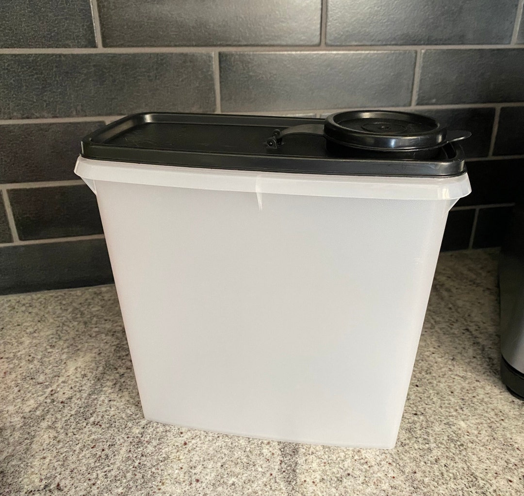 Tupperware Store & Pour, Tupperware Cereal Keeper, Tupperware 469-1 ...