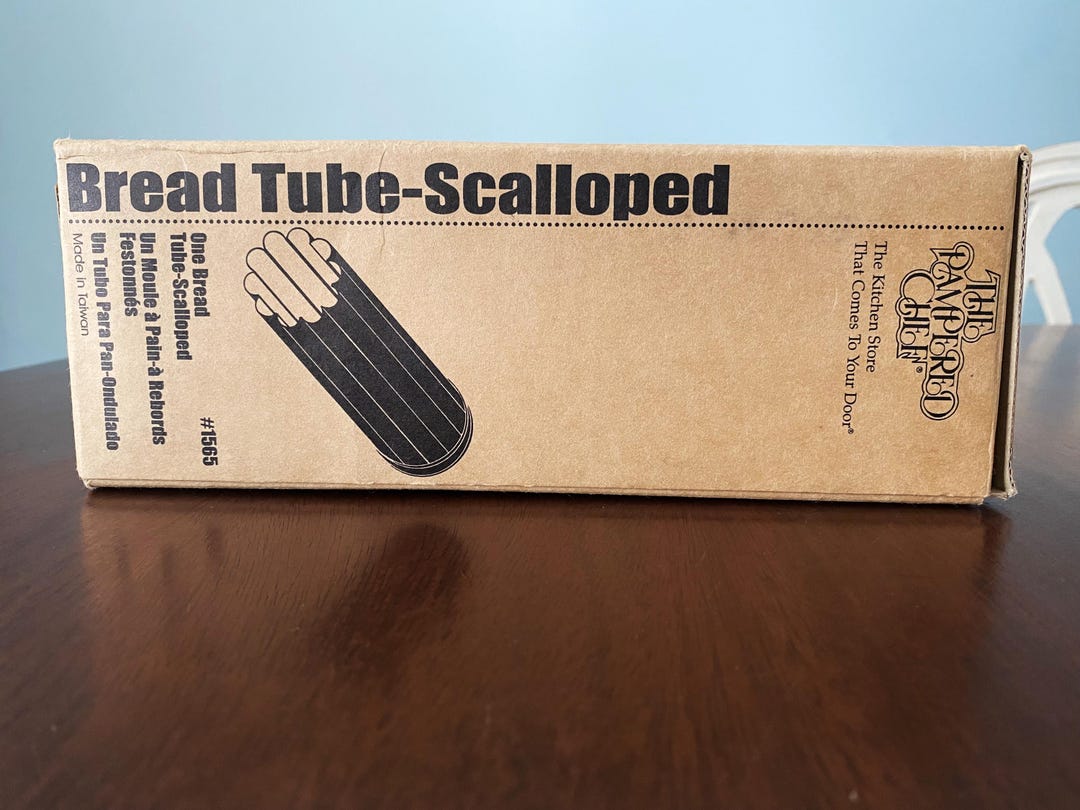 Pampered Chef Scalloped Bread Tube 1565 New In Original Box With