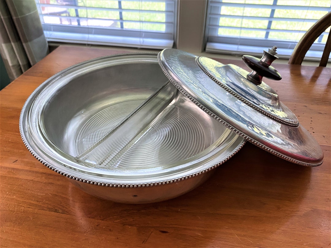 Vintage Pyrex 595 Divided Round Dish in a Hammered Aluminum Covered ...