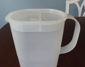 Vintage White Red Tupperware Pitcher Vintage Pitcher 80s - Etsy