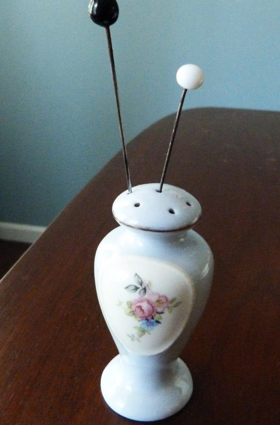 Hat Pin Holder - Blue Floral Hat Pin Holder With 2 Hat Pins #1835 - Etsy
