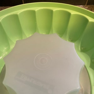 Tupperware Jel-ring® Jello / Gelatin Ring Mold 1202 Jadeite Green 7523 ...