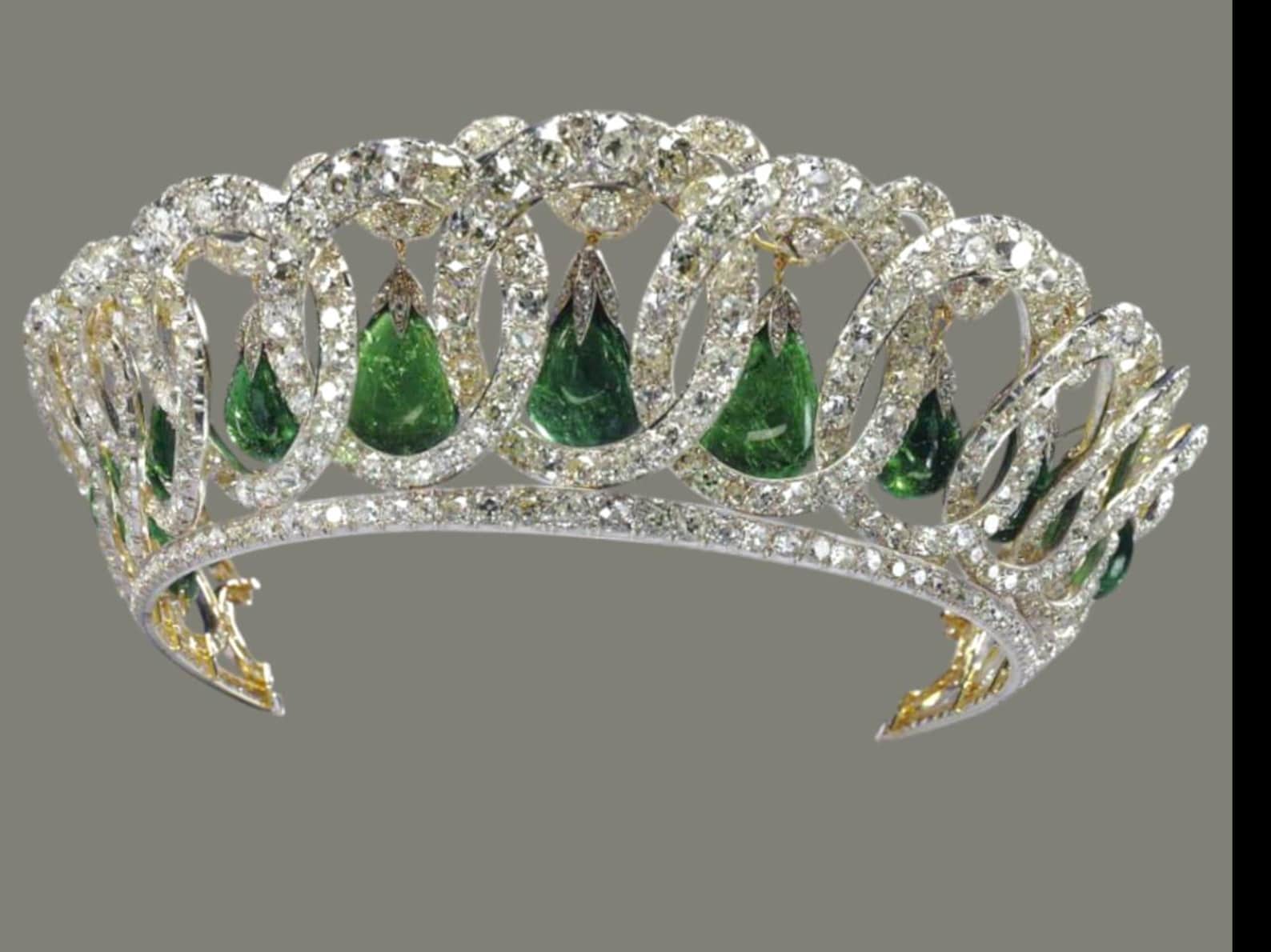 Antique Roya Family Crown Diamond Emerald Stone Sterling Silver Purity ...