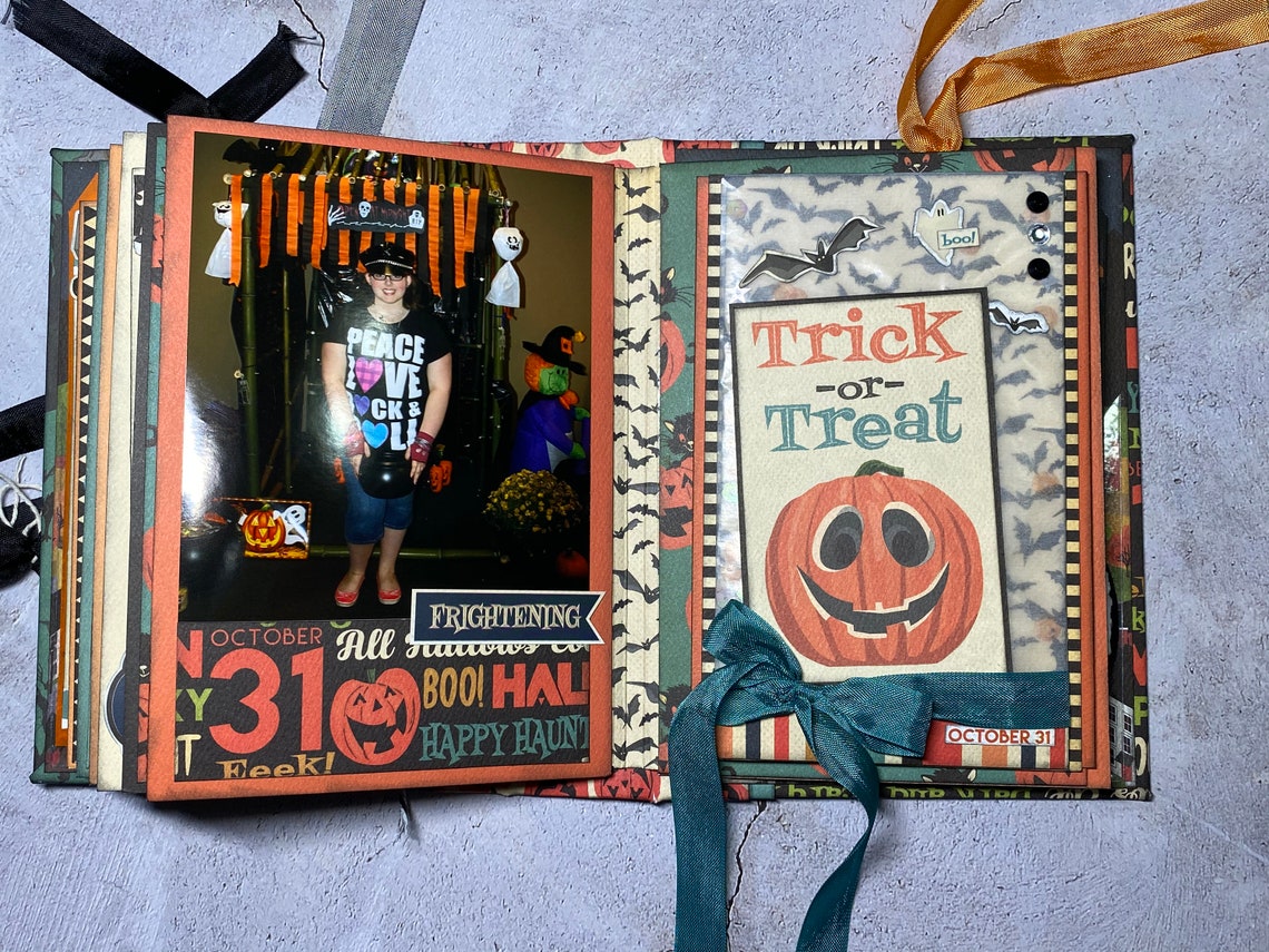 Halloween Mini Album Tutorial * Scrapbooking Tutorial * Halloween ...