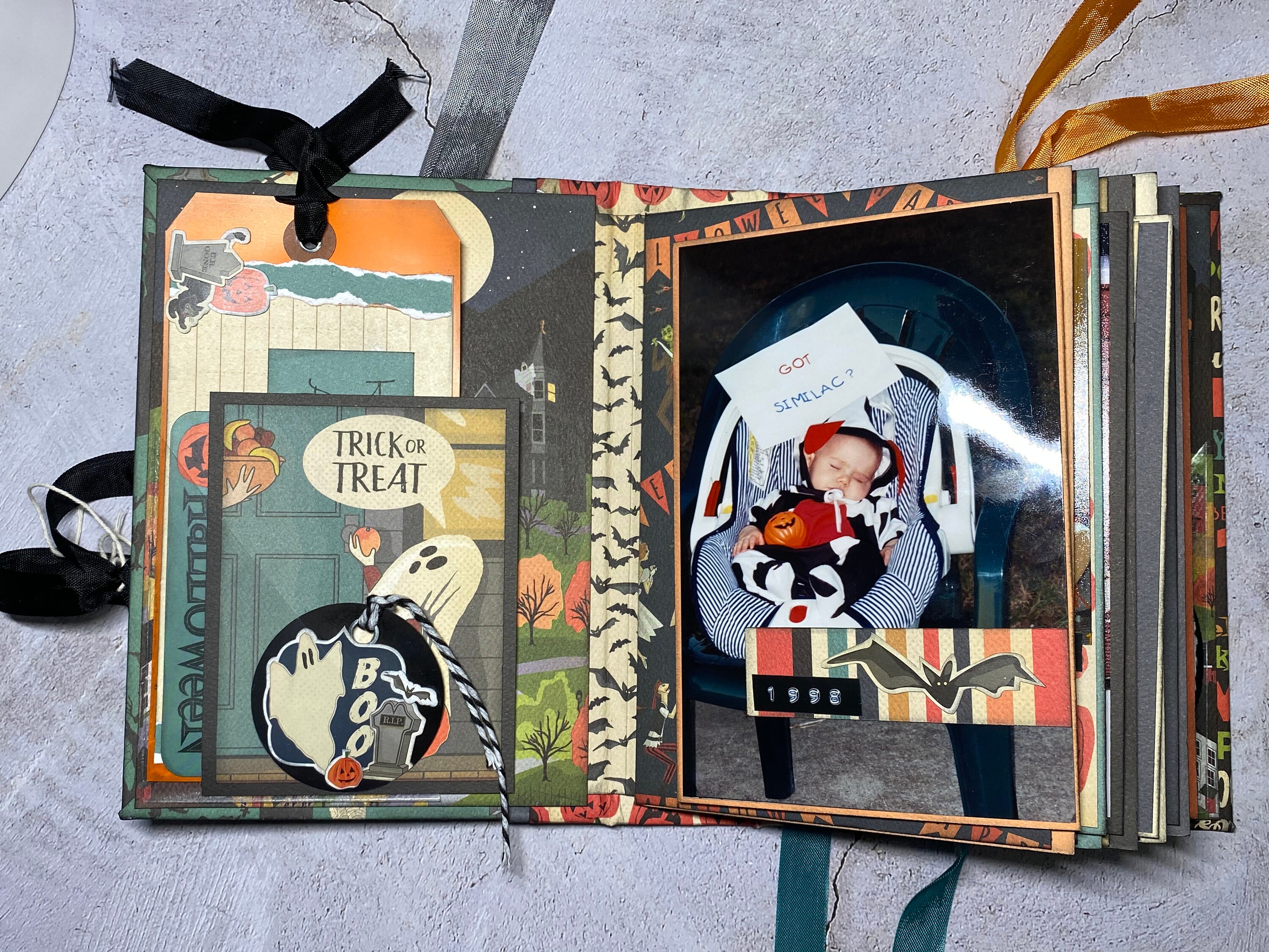 Halloween Mini Album Tutorial * Scrapbooking Tutorial * Halloween ...