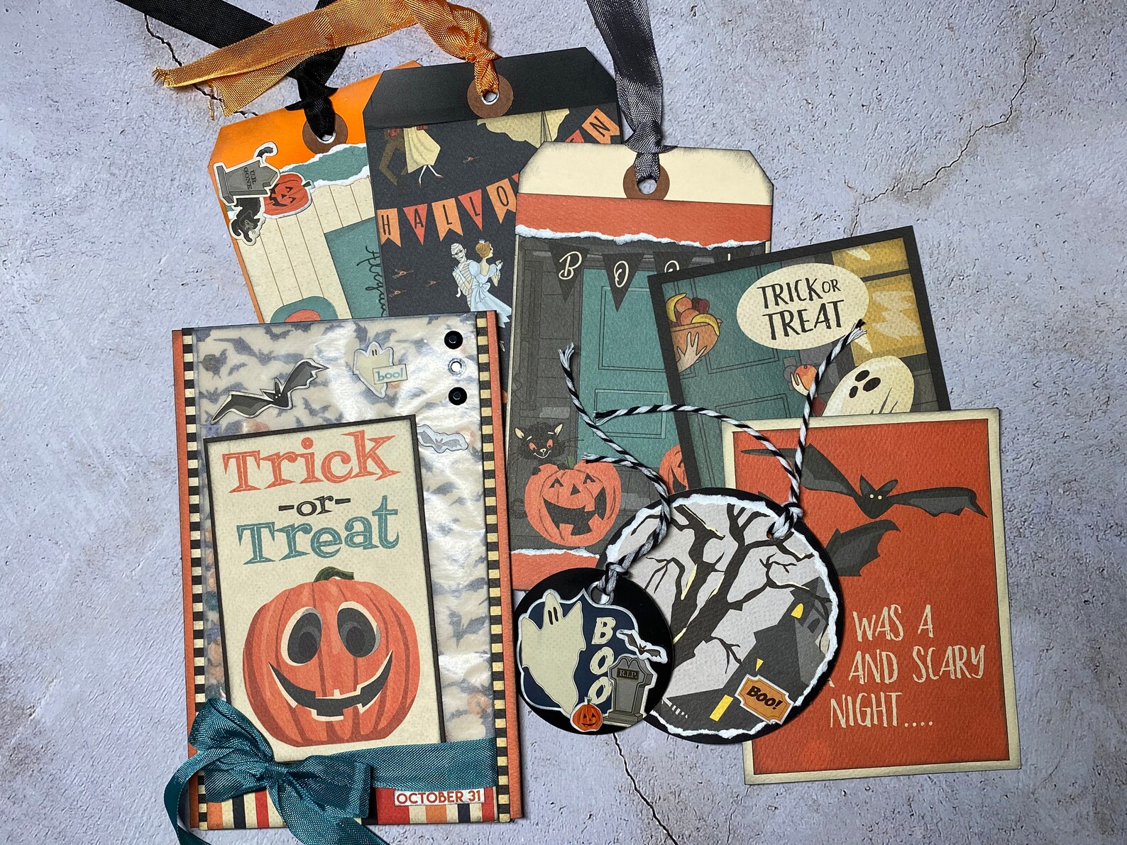 Halloween Mini Album Tutorial * Scrapbooking Tutorial * Halloween ...