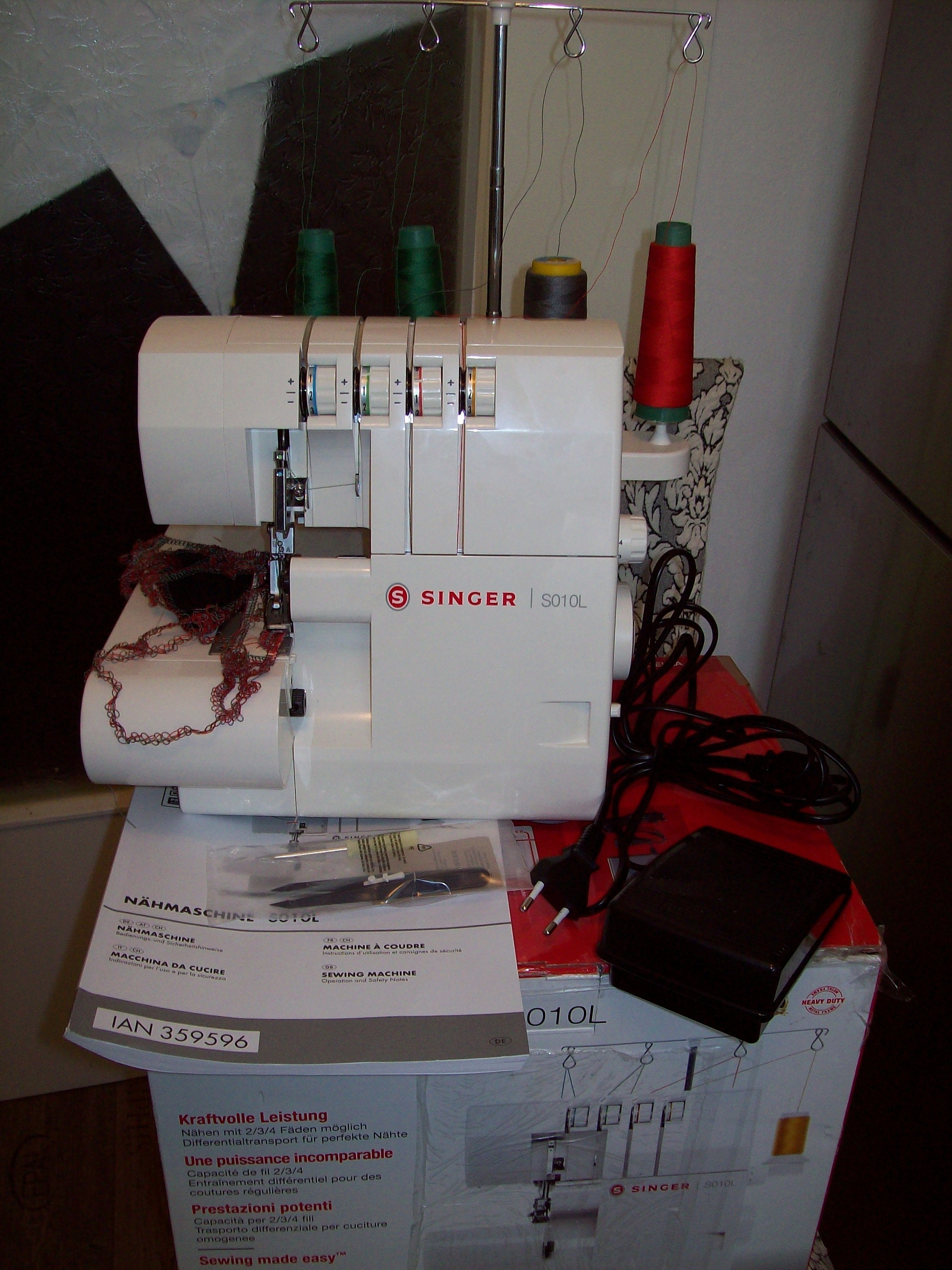 Ornament TeenagerJahre Technologie overlock nähmaschine singer s010l ...