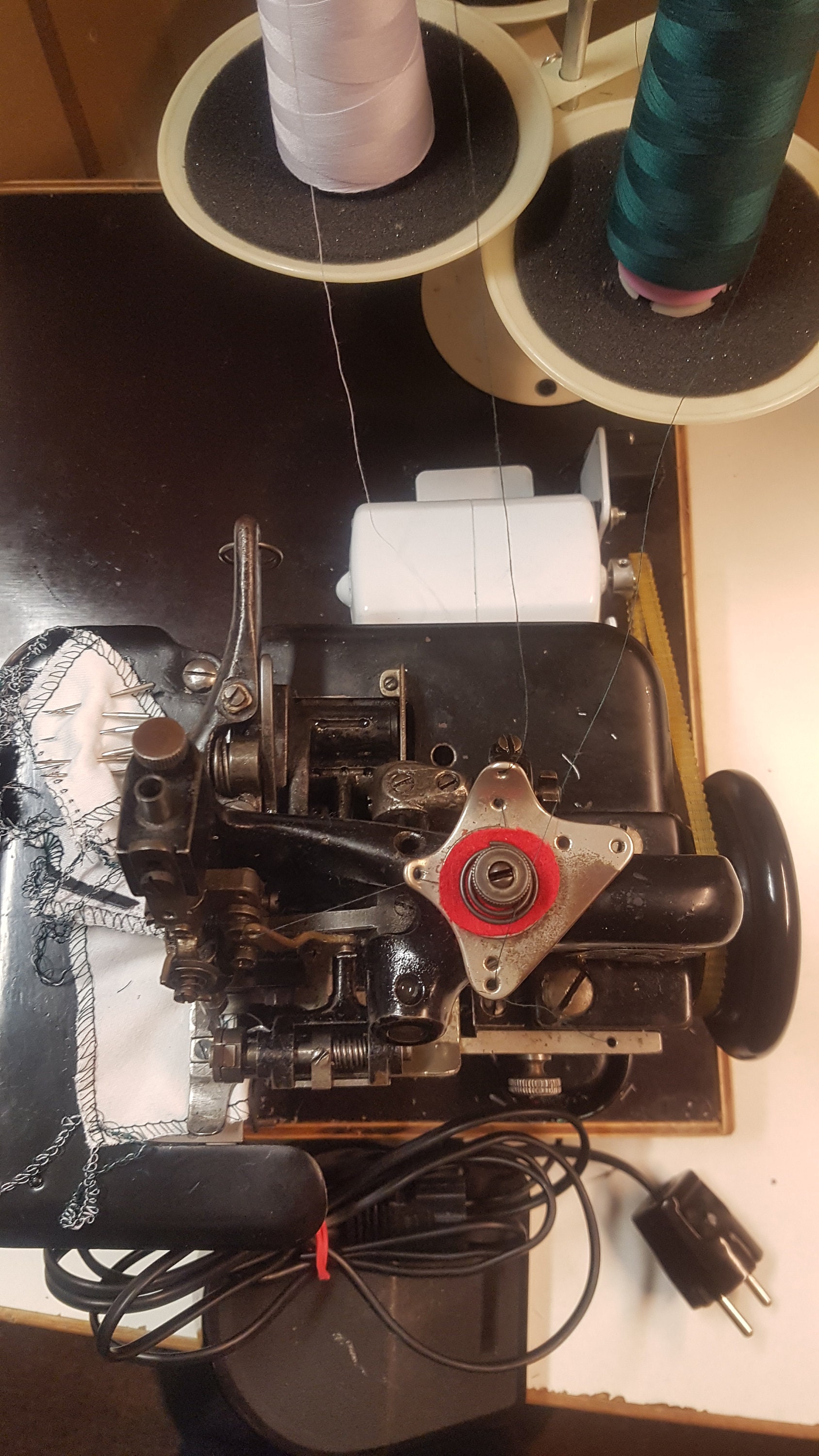 1922 Vintage Singer 81-3 Overlock Sewing Machine, 3 Thread, 230V - Etsy ...
