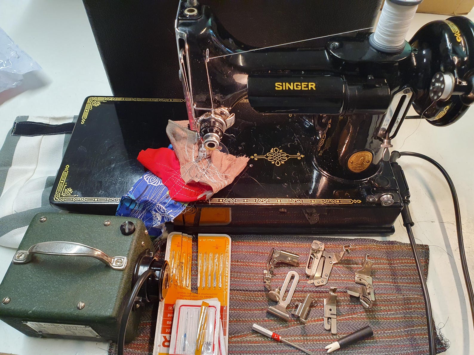 1951 Singer Featherweight 221K Sewing Machine, Transformer 230/120V - Etsy