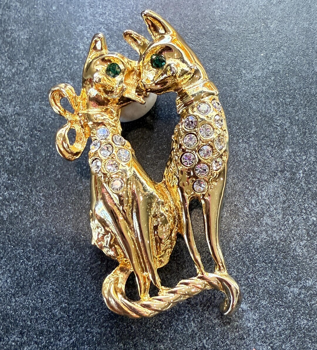 Brooch Pin Kissing Cats With Rhinestones in Gold Tone Green Eyes ...