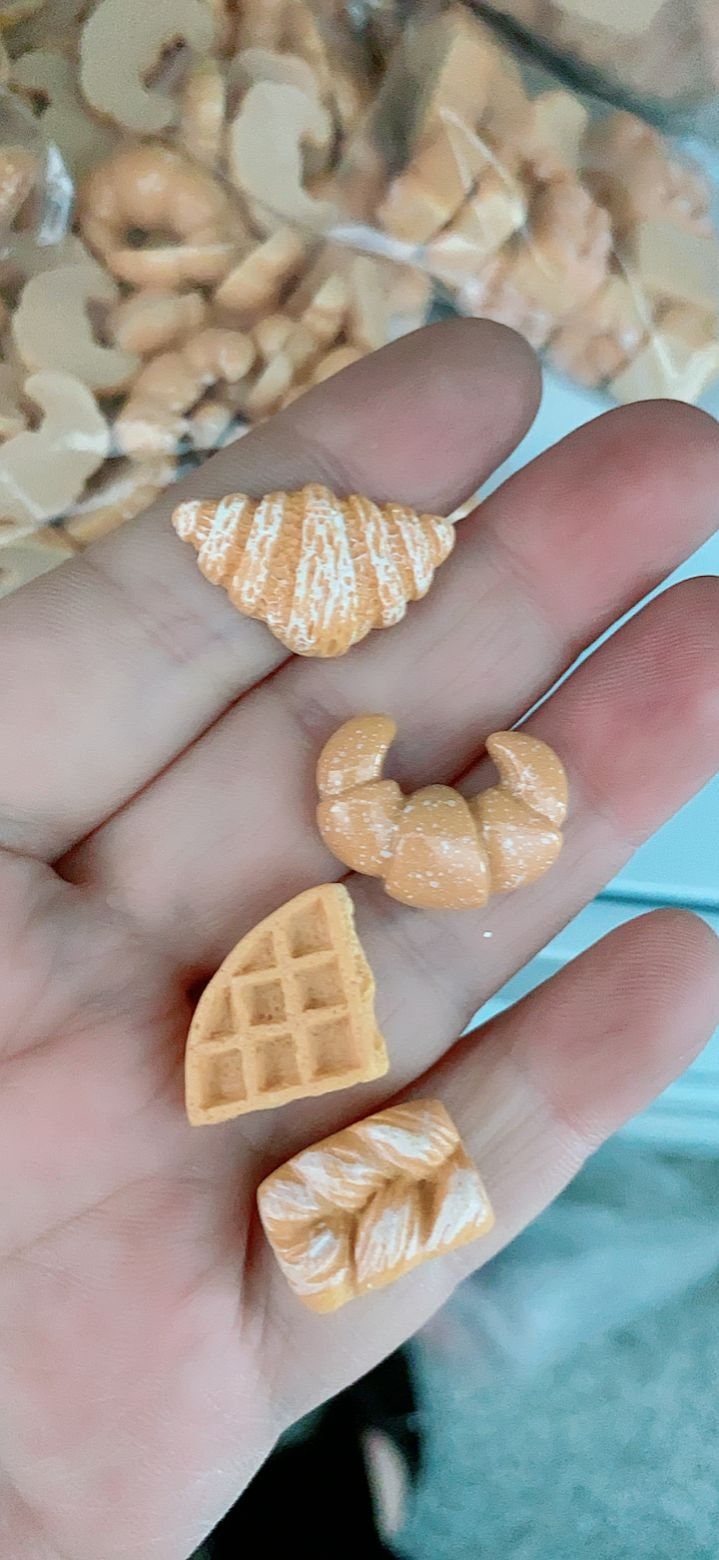 Resin Miniature Bread Croissant Bread Waffle Simulation Food Flatback ...