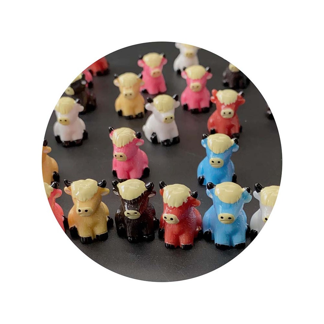 Mini Resin Highland Cow, Cute Mini Cow Figurines, Miniature Highland ...