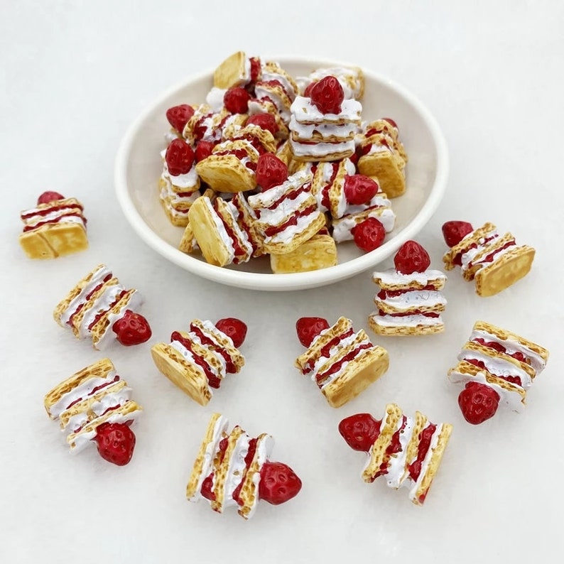 Resin Strawberry Cake Adorable Miniature Cakes Resin - Etsy