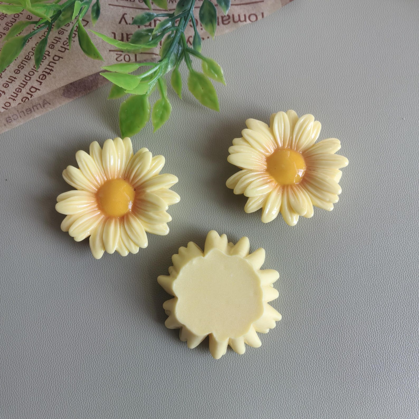 Flatback Resin Daisy Flower Charms for Craft Diy,jewelry Making ...