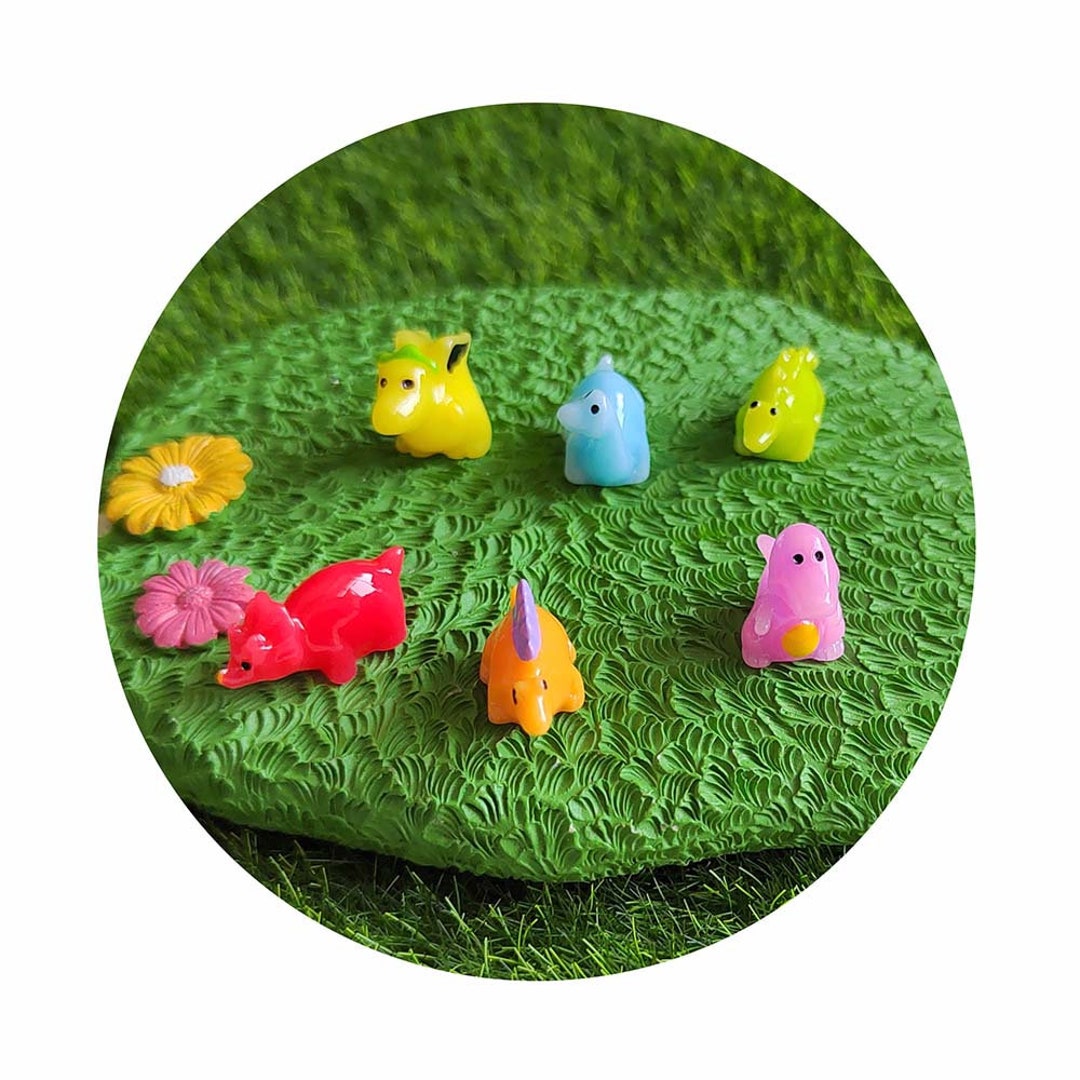 Tiny 15mm Cartoon Dinosaur Series Resin Ornament Children Toy Mini ...