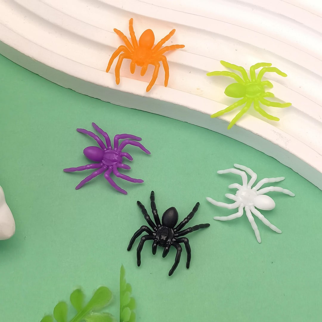 Halloween Mini Plastic Colorful Spiders Toys, Small Statue Decorations ...
