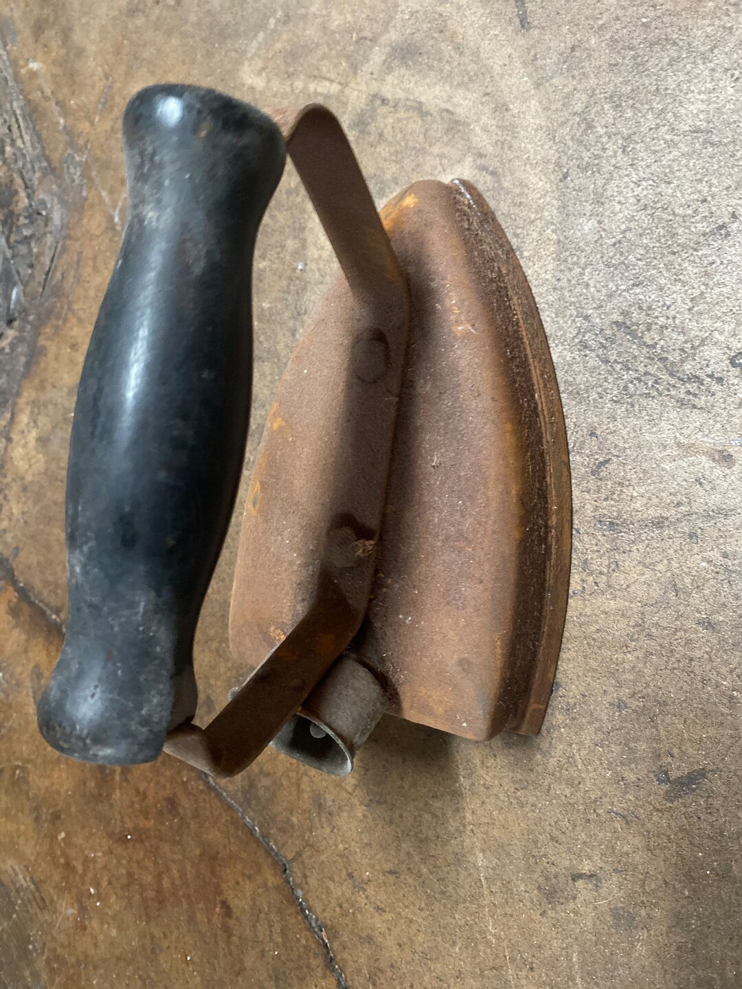 4 Antique Irons - Etsy