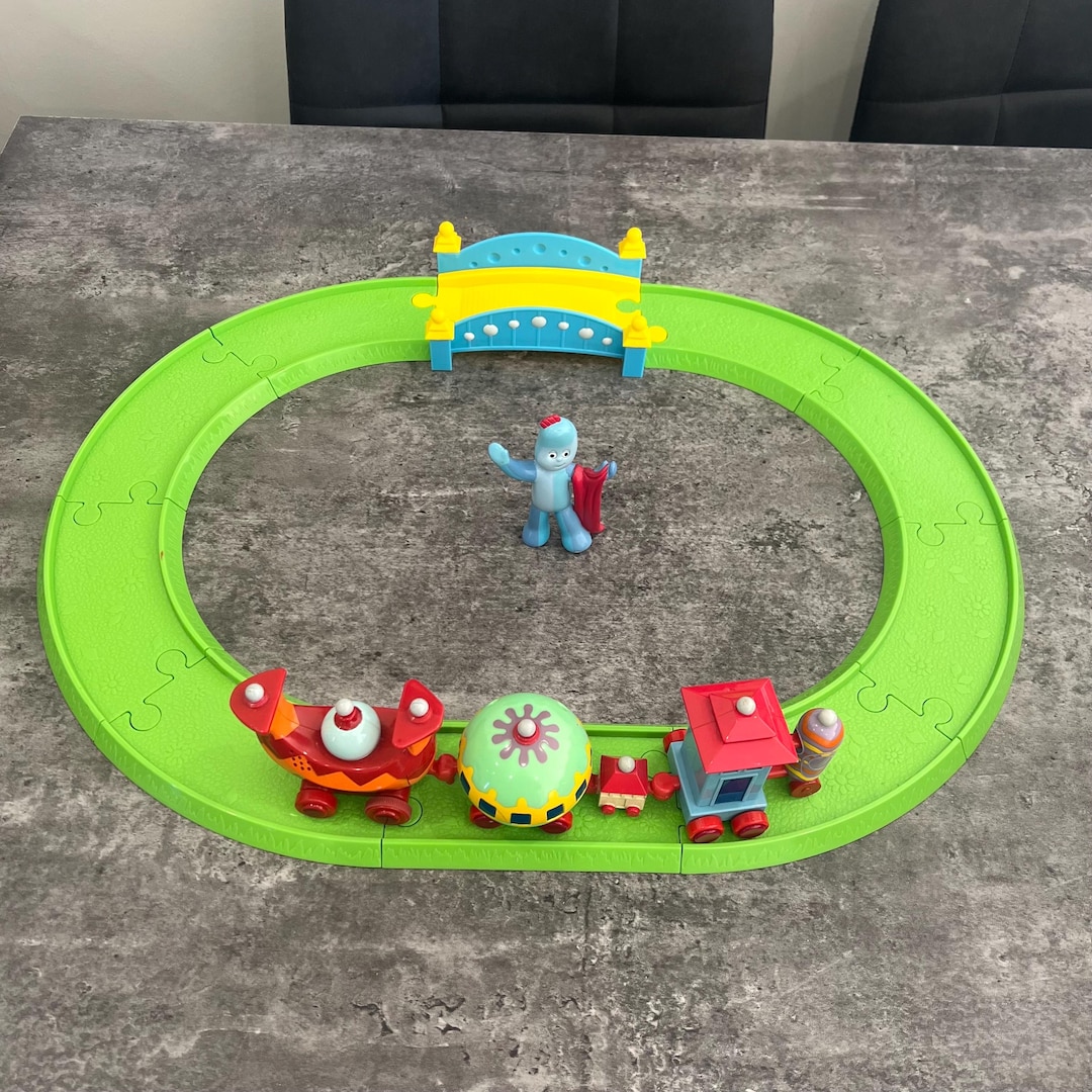 Cbeebies in the Night Garden Ninky Nonk Motorised Musical Train Set ...