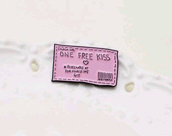 Free Kiss - Etsy