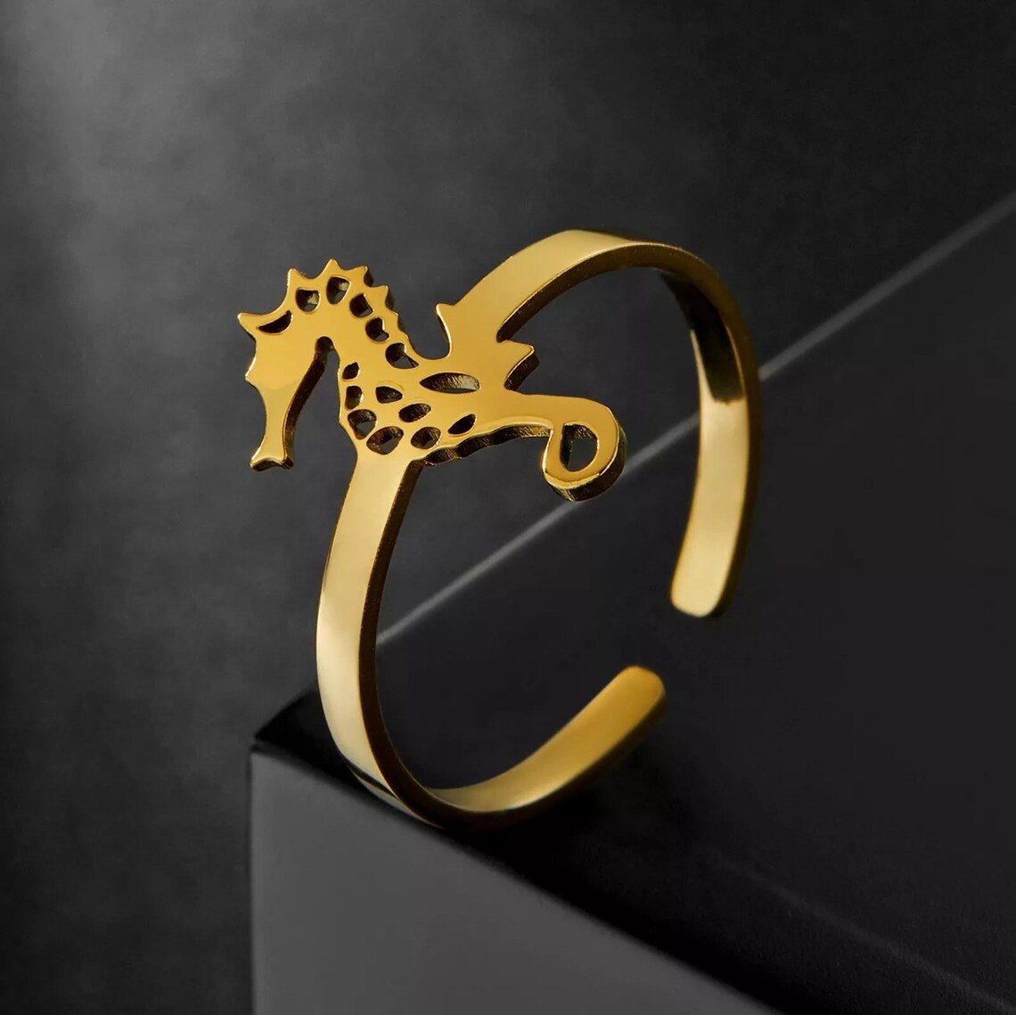 Seahorse Ring, Cute Minimalist Seahorse Jewelry, Horsefish Sea Dragon ...