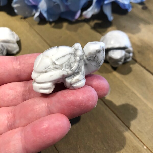 Howlite Turtle - Etsy