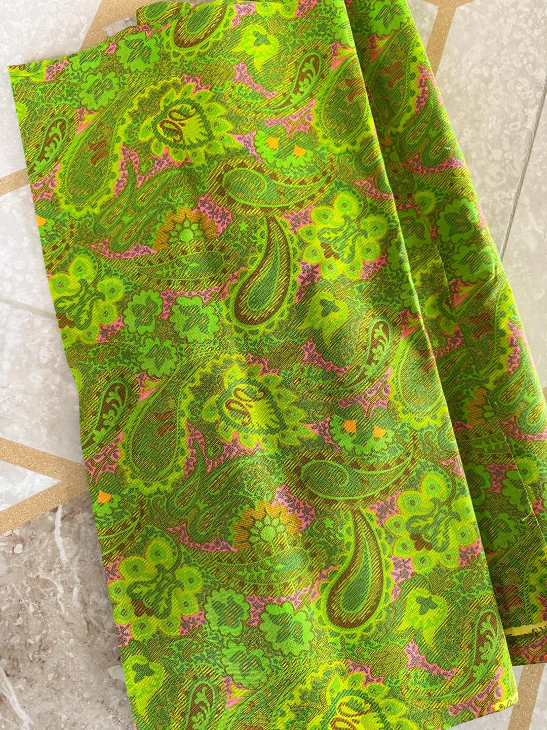 Vintage Fabric, Paisley Retro Neon Material, VIP Fabrics Inc ...