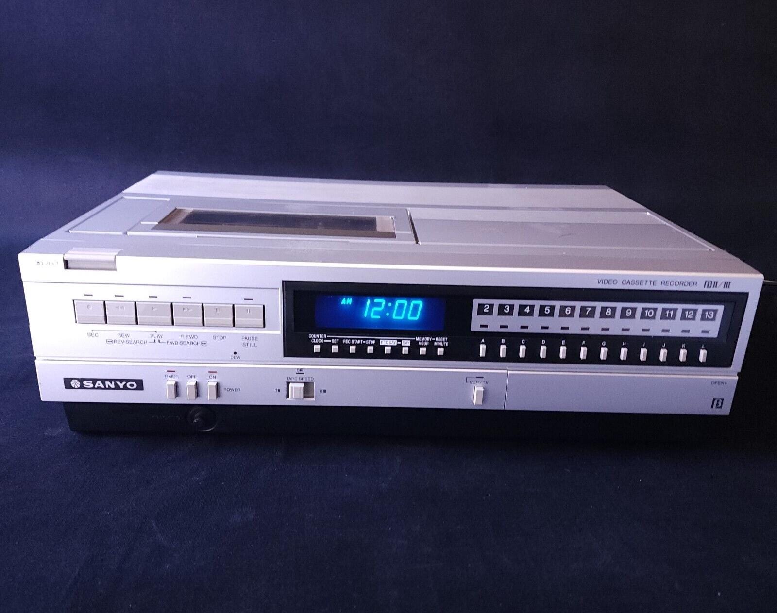 Vintage Sanyo VCR 4400 Video Cassette Player Recorder Betascan Beta II ...