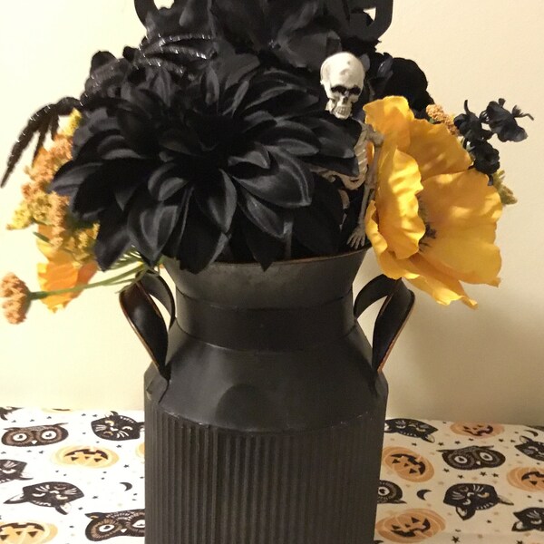 Spooky Centerpiece - Etsy
