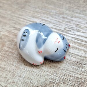 Kawaii Sleeping Napping Cats Kitten Brush Rest | Chopstick Rest ...