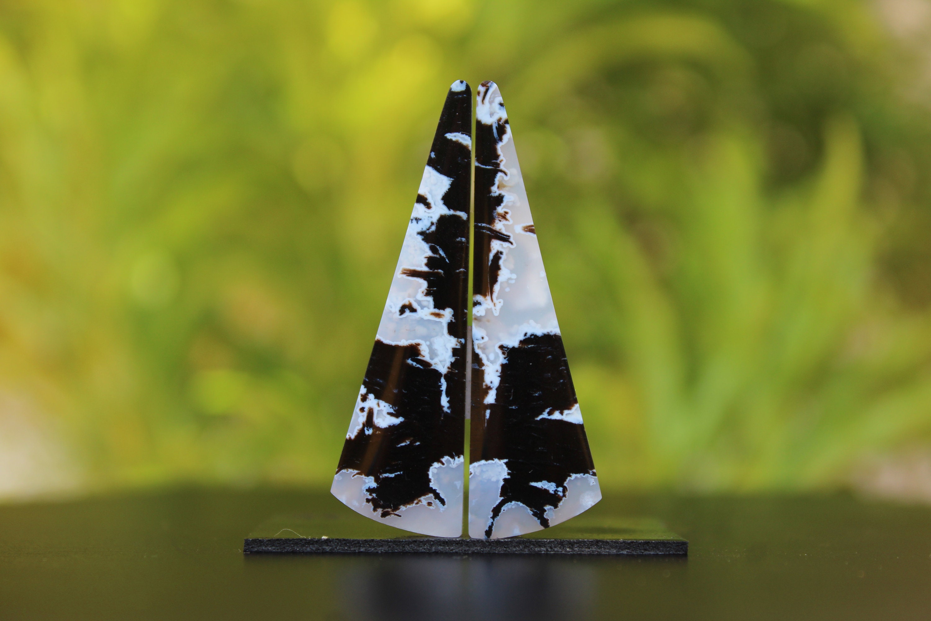 Materials Palm root cab earring pairs with white agate pattern ...