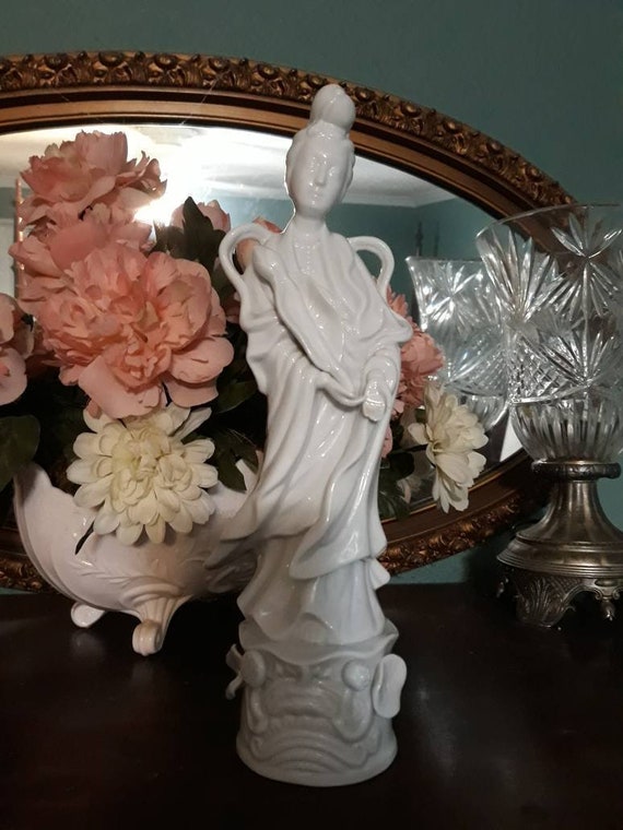 Japanese GEISHA Statue Asian Lady Figurine Holding a Lotus Bud - Etsy