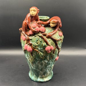 Vintage Majolica-style Monkey Vase – Hand-painted Ceramic Jungle Scene ...