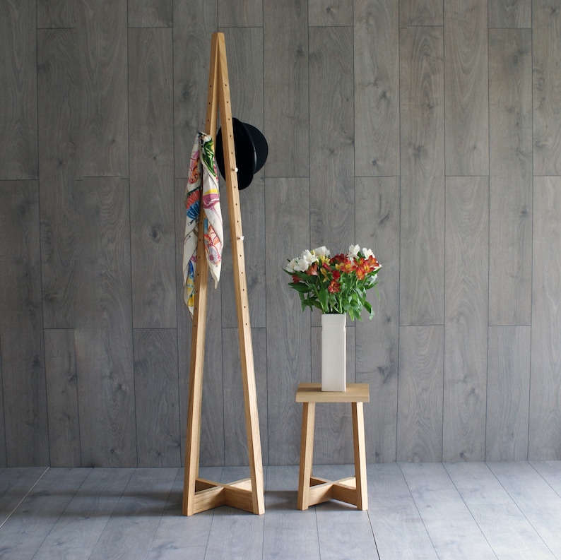 Handmade Oak Tripod Coat Stand – Modern Hallway Hat Rack - Etsy