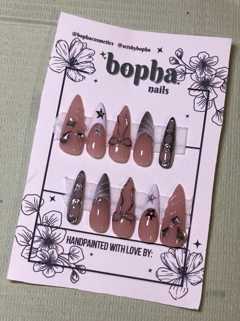 White Silver Nails, 3D Gel Alt Opium Dark Cyber Chrome Aura Coquette ...