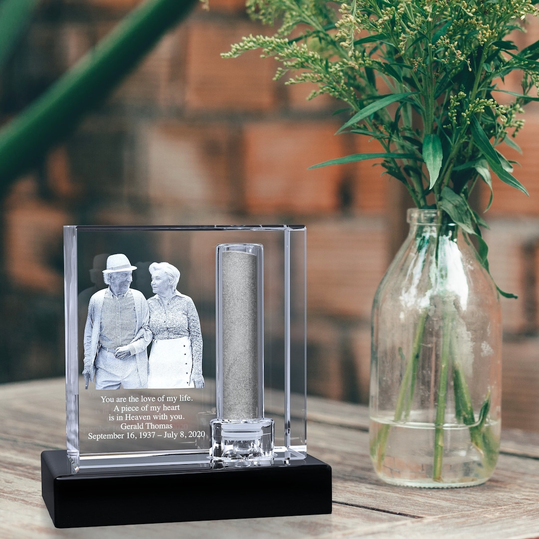 Custom Crystal Urn With 3D Picture Holds Ashes - Personalized Cremains ...