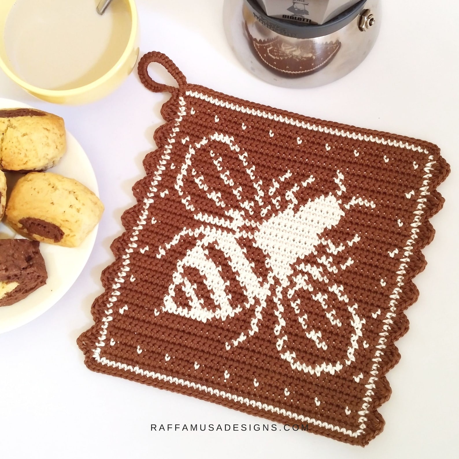 Crochet Pattern ~ Bee Potholder - Tapestry Crochet Hot Pad – Farmhouse ...