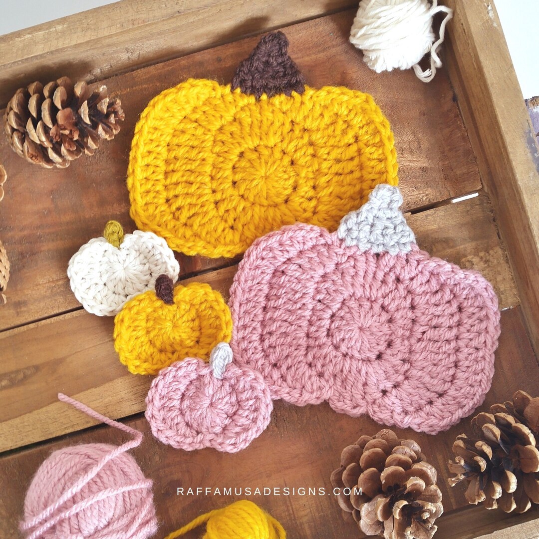 Crochet Pattern ~ Pumpkin Appliques - Fall & Halloween Decor ...