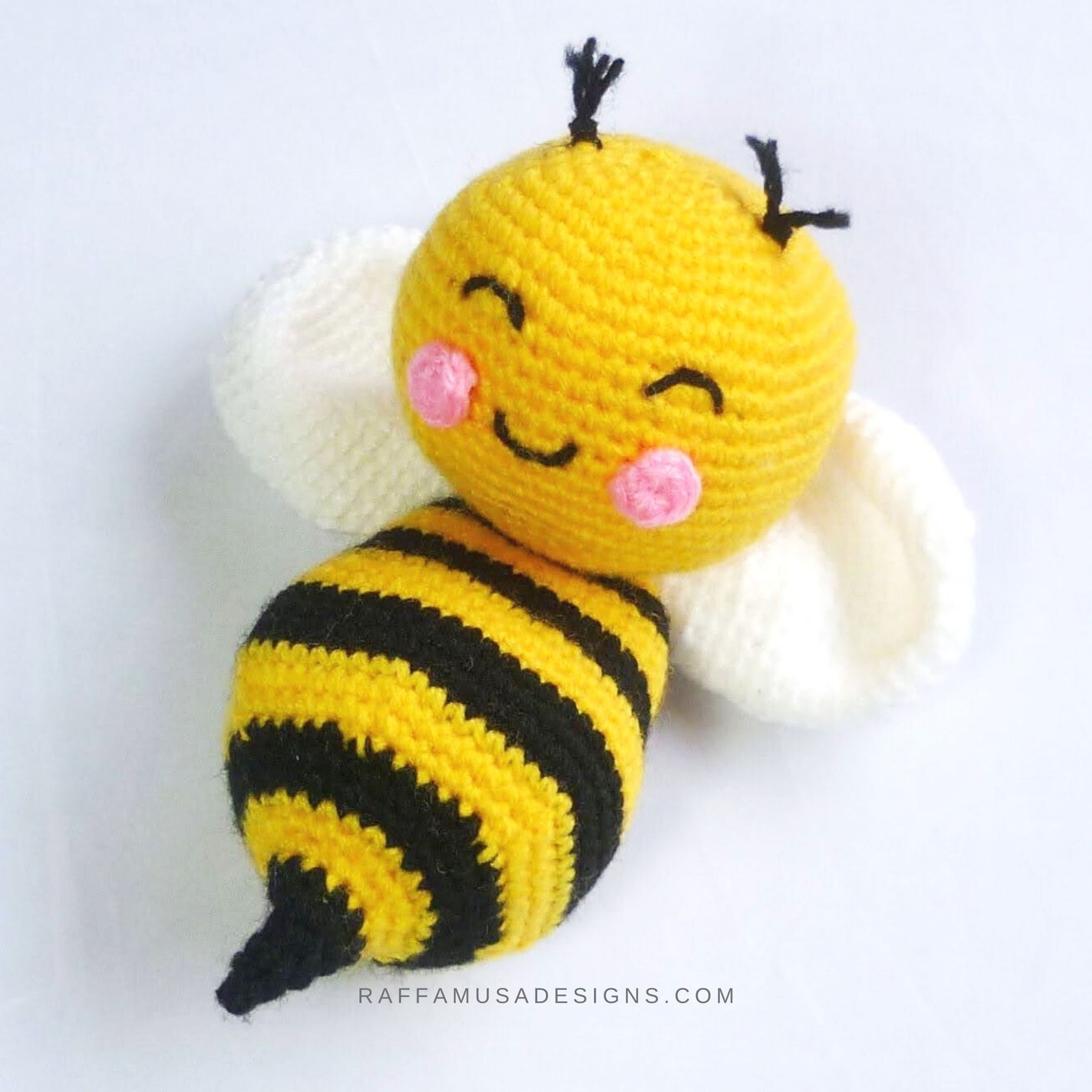 Crochet Pattern ~ Amigurumi Bee – Bee Stuffed Toy – Softies - Etsy Canada