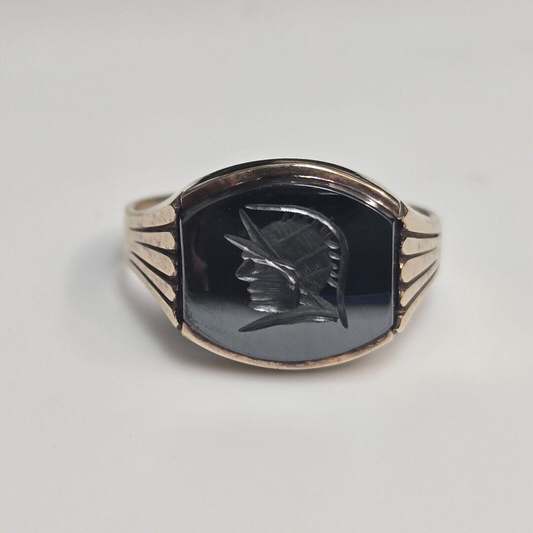 9ct Yellow Gold Hematite Centurion Signet Ring Weight 3.4g Ring Size: P ...