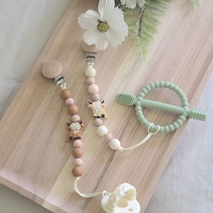 Highland Cow Pacifier Clip | Farm Pacifier Clip | Cow Dummy Clip | Cow ...