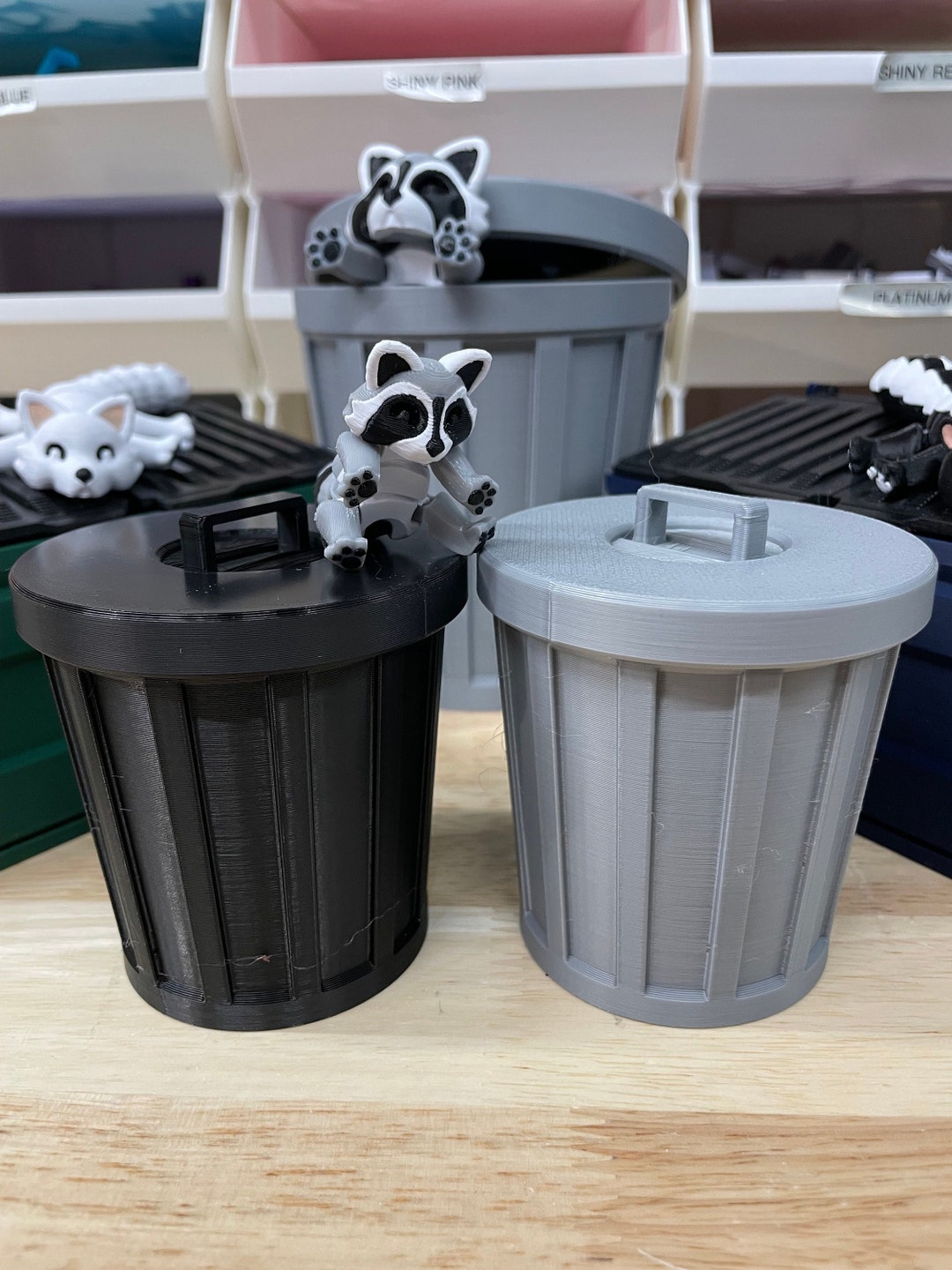 Desk Top Trash Bin With Lid - Perfect Play Place for Flexible Animal ...