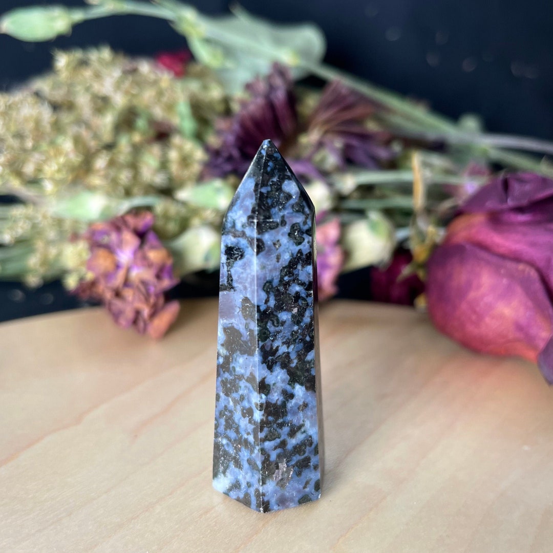 Gabbro Mini Tower - Etsy