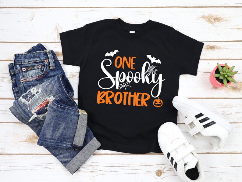 Spooky Family Halloween SVG Bundle: Mama, Daddy, Sister, Brother ...