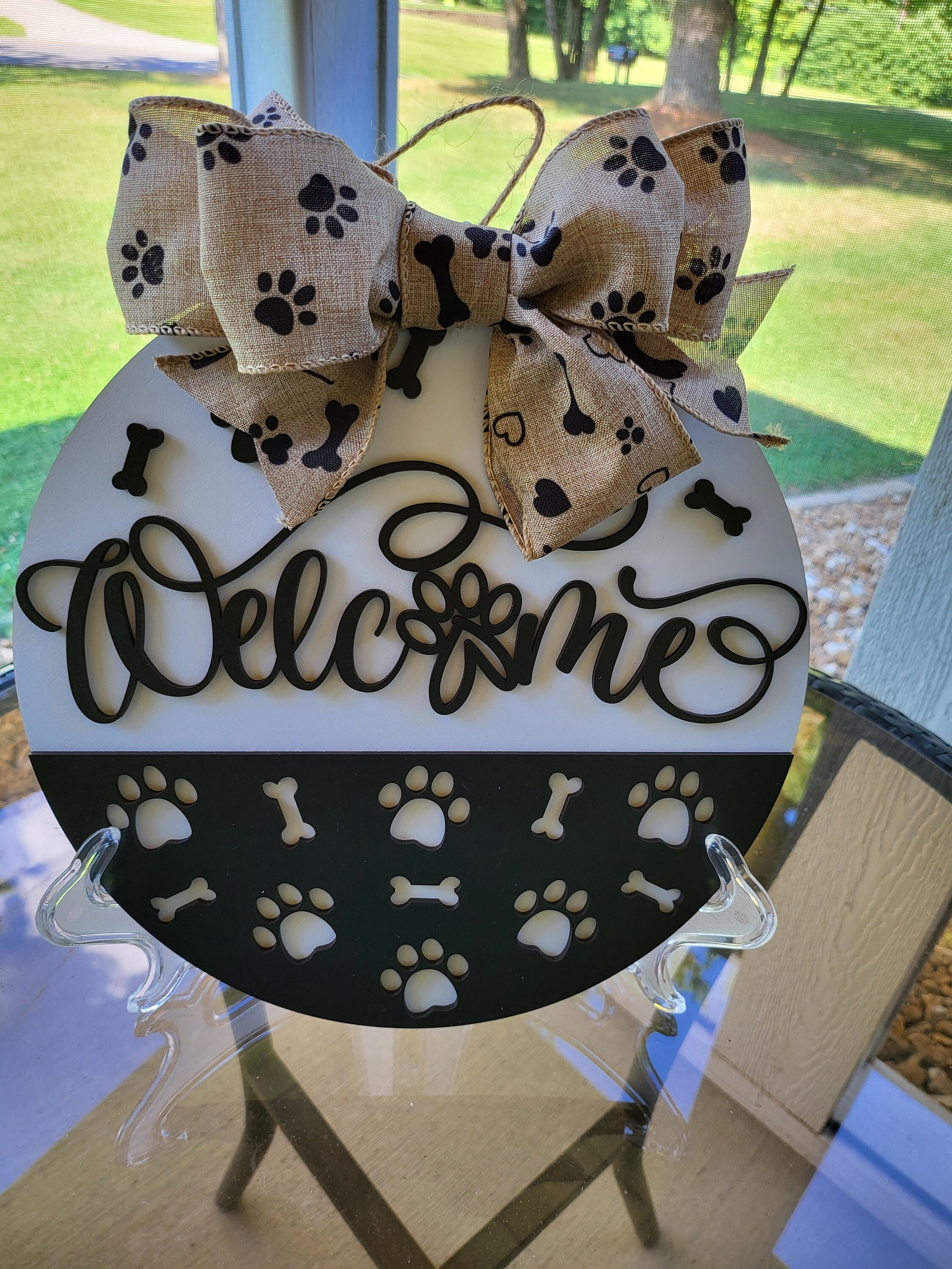 Dog Round Welcome Sign - Paw Print Dog Welcome Sign - Paw Prints and ...