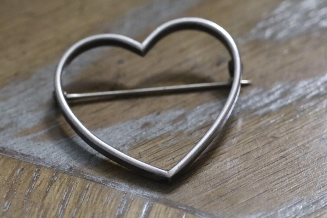 Women's Vintage Sterling Silver Medium Sized Heart Pin - Etsy